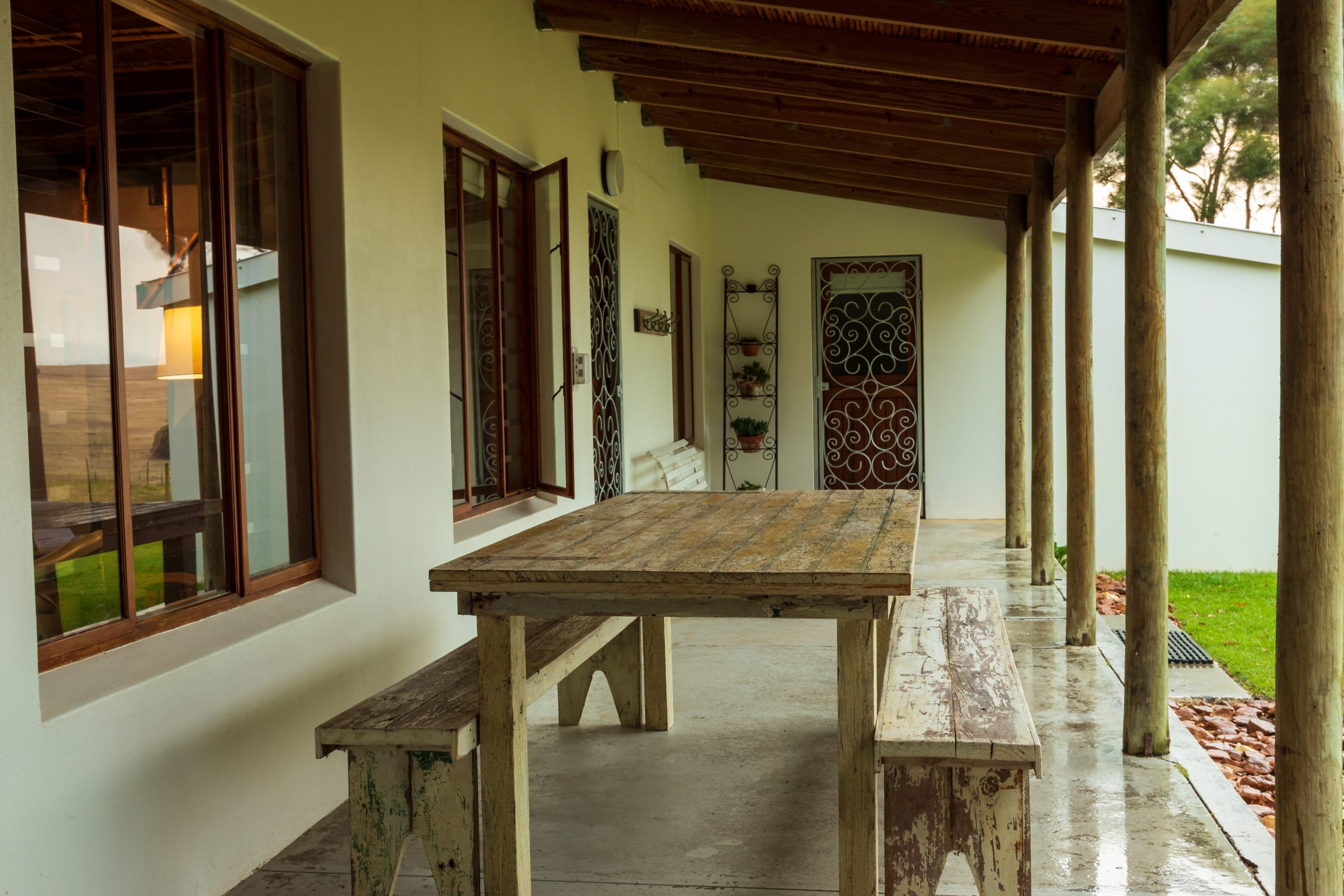 How to Restore an Old Dining Table | Diningtablesmalaysia.com